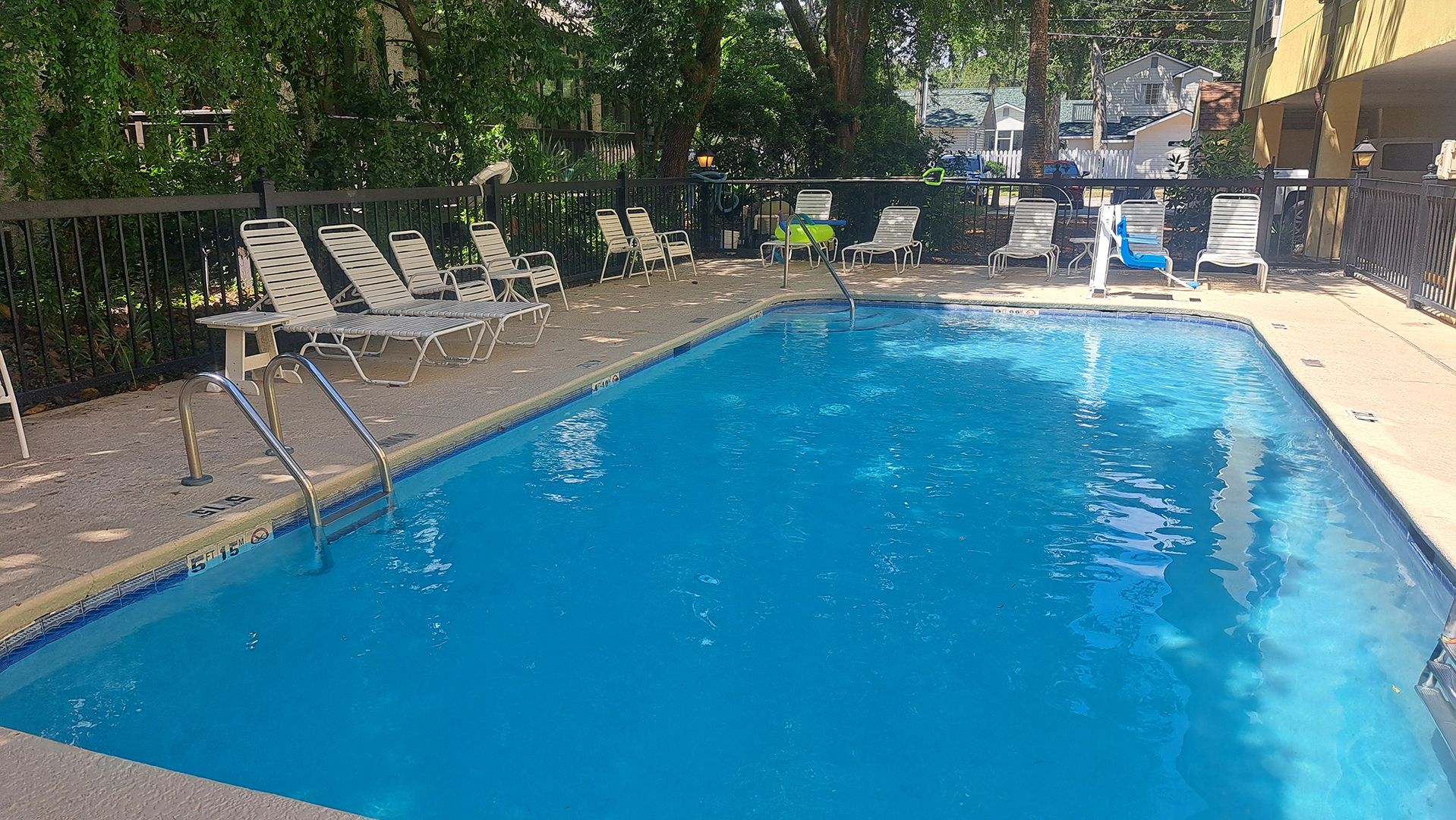 Swimming Pool - Saint Simons Inn by the Lighthouse